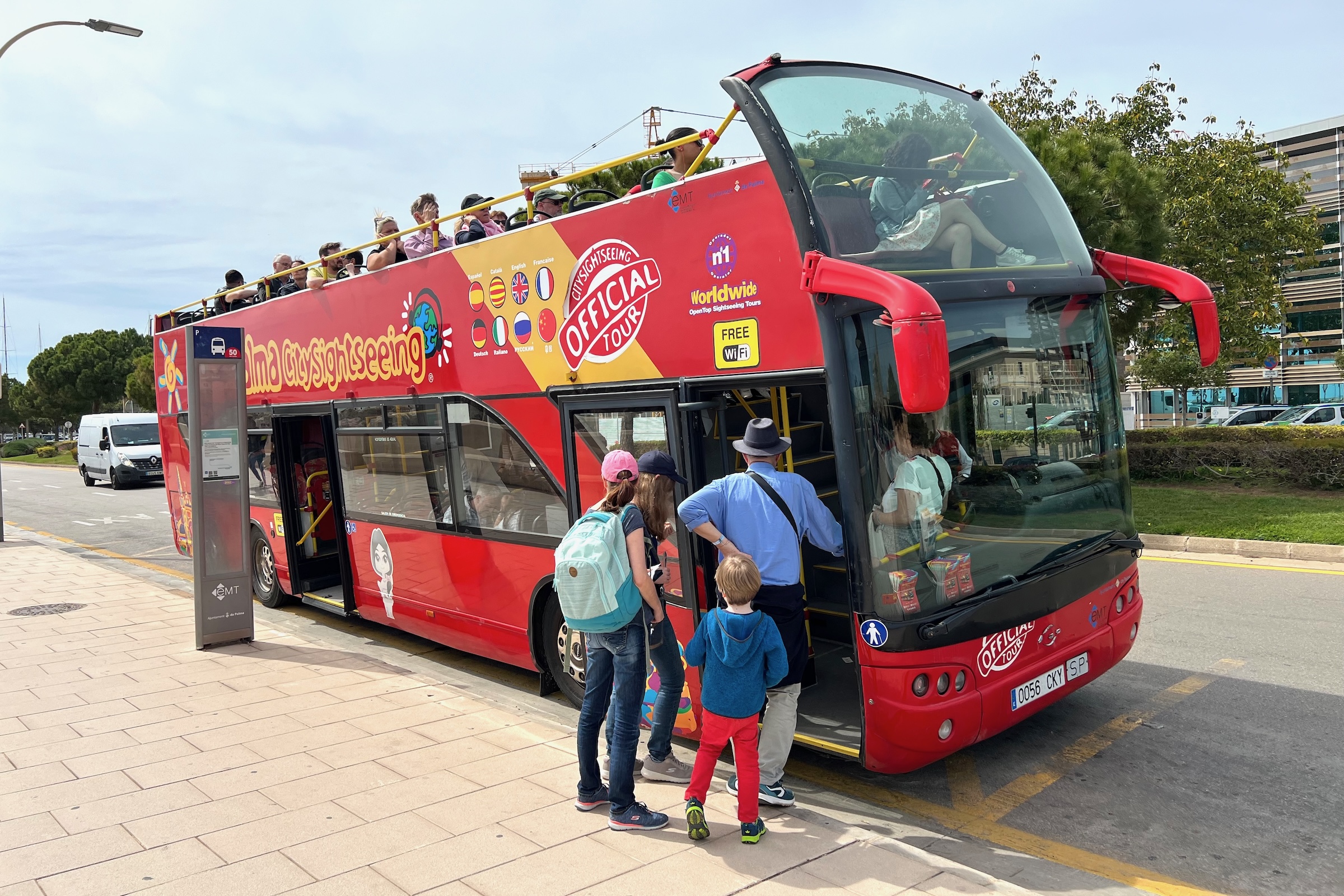 Hop-on hop-off bus in Palma | Travel Guide